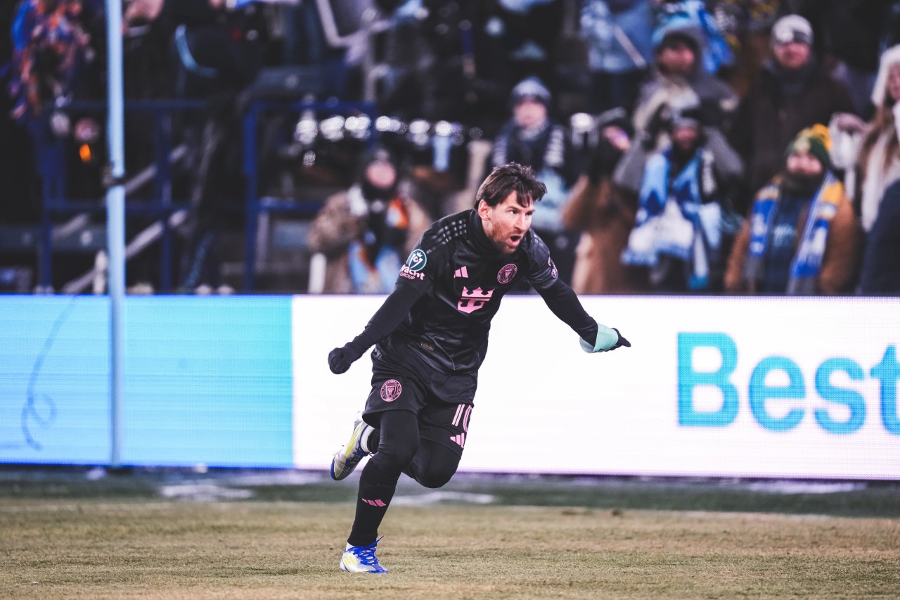 Messi opens his 2025 goal tally under freezing temperatures - Buenos ...